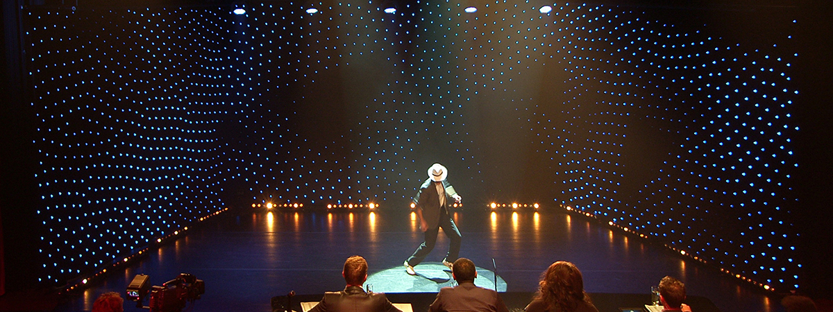 ShowLED Animation: LED curtain for low res animations & images.