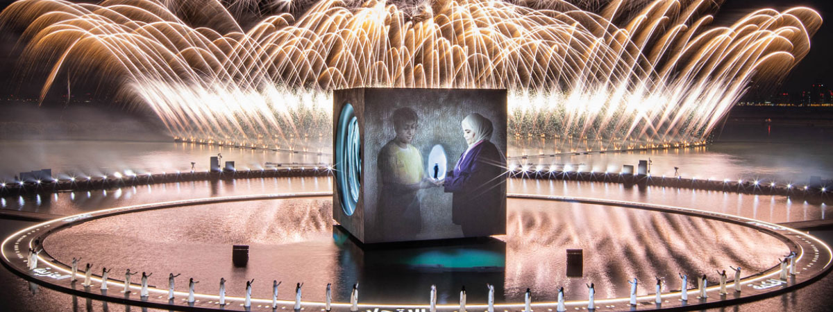 UAE’s 49th National Day – Roll-up projection screens in a giant cube