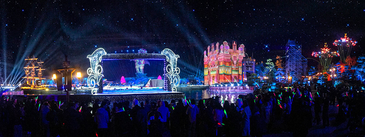 Mesh building wrap for CCTV Spring Festival Gala