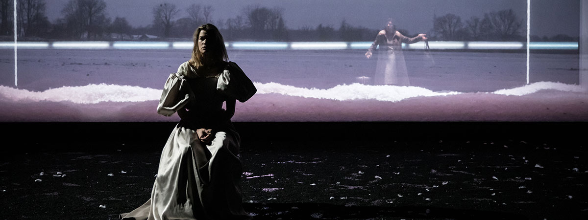 GiantMirror: glassless mirror for XL stage and event mirrors