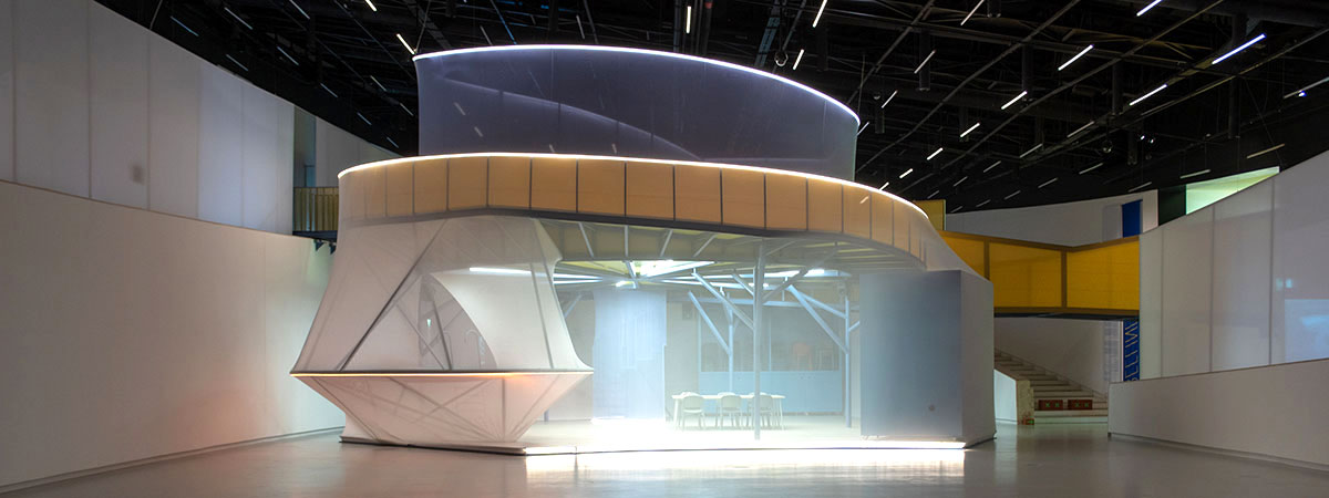 StretchTulle: elastic mesh for events or theatres