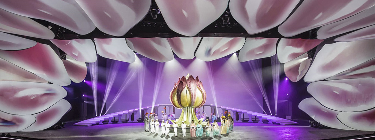 StretchTulle: elastic mesh for events or theatres