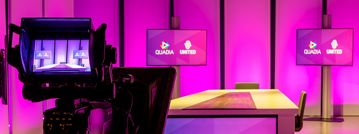 Webcast Studio Quadia – Backlit backdrop for next-level webinars
